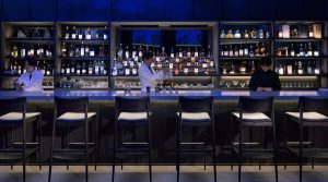 新宿でおしゃれなバーを探すなら【colmo】14選｜人気・行きつけ | 観光情報メディア colmo(コルモ)